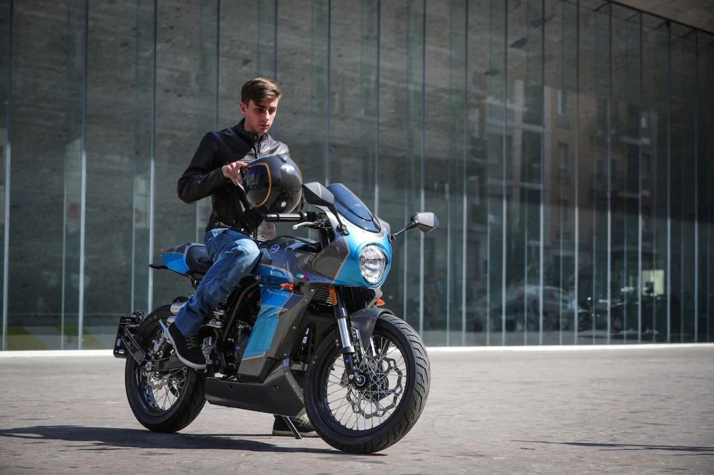 Aprilia Pagani 150 : A modern caferacer styled motorcycle